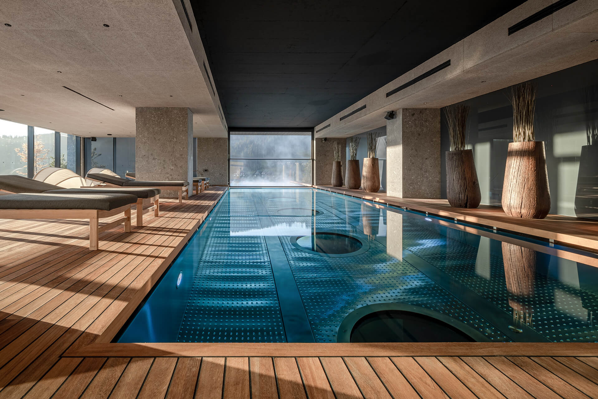 Luxury Hotel Experience: Heated Pools | Copperhill Mountain Lodge